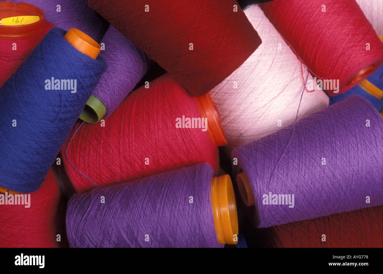 Spools wool hi-res stock photography and images - Alamy