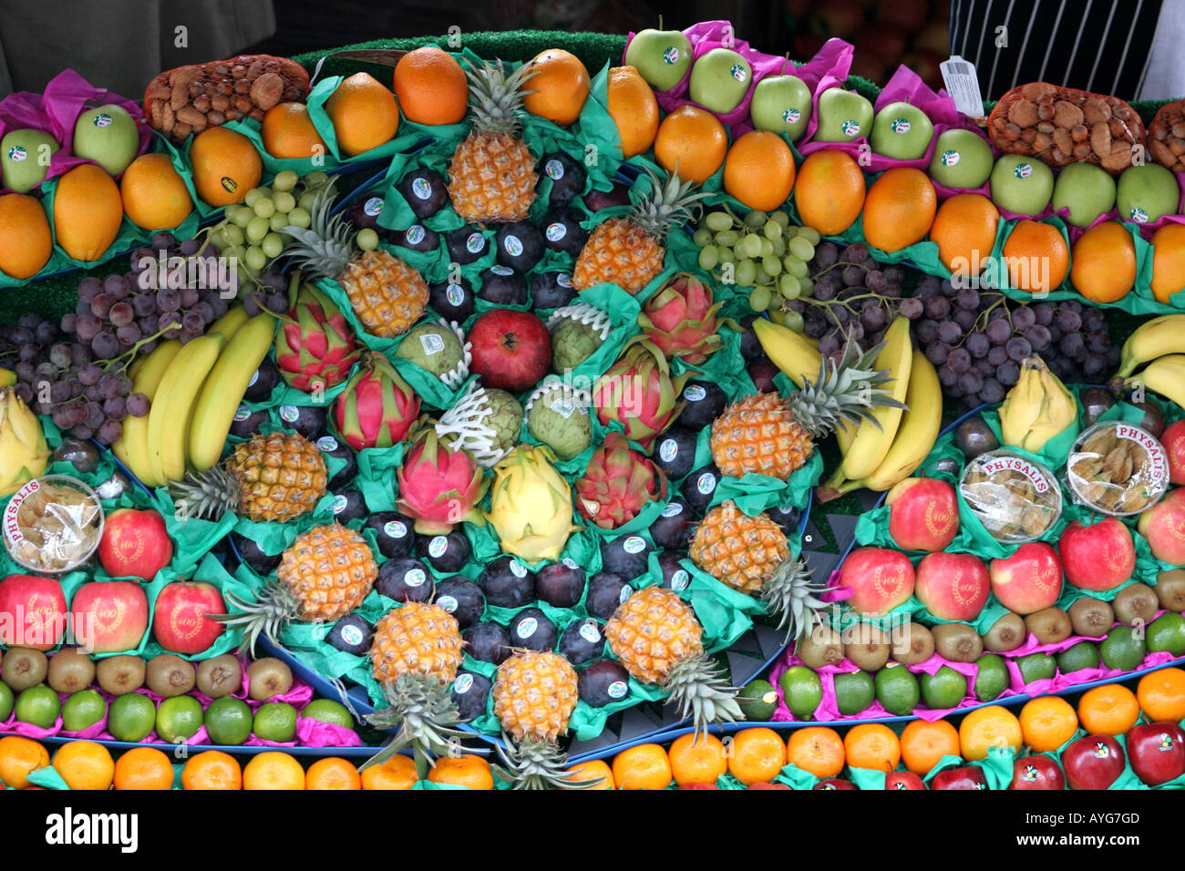 Fruit parade float hi-res stock photography and images - Alamy