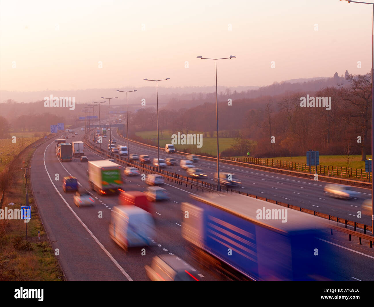 M25 motorway road traffic hi-res stock photography and images - Alamy