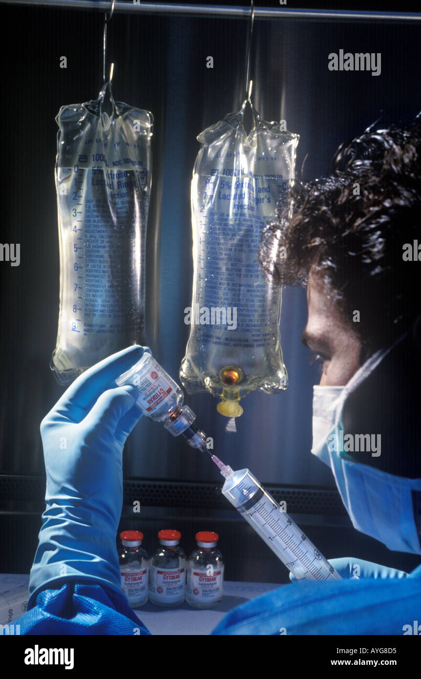 Chemotherapy treatment hi-res stock photography and images - Alamy