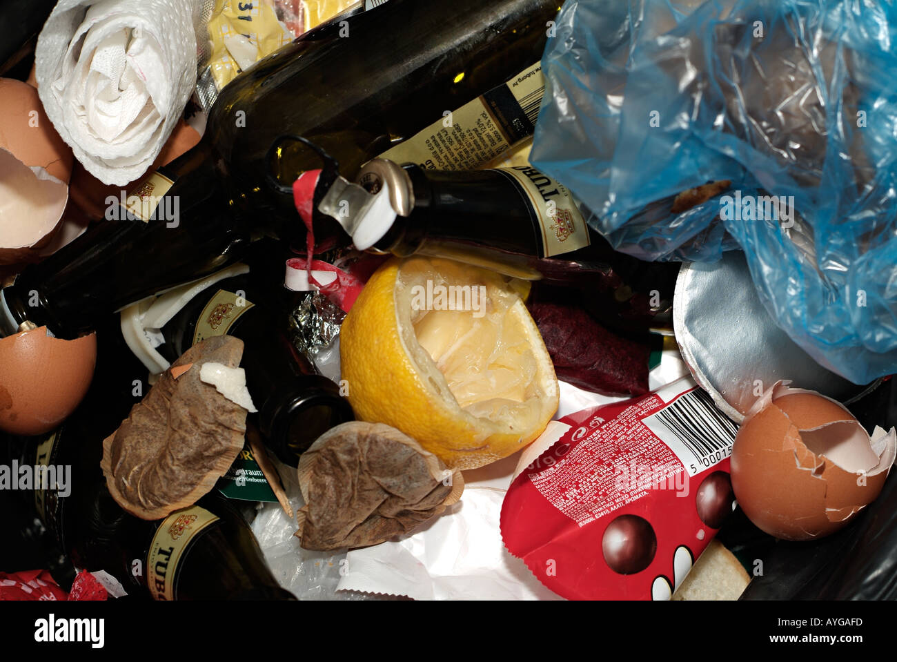 Close Up of the Contents of a Household Rubbish Bin Stock Photo - Alamy