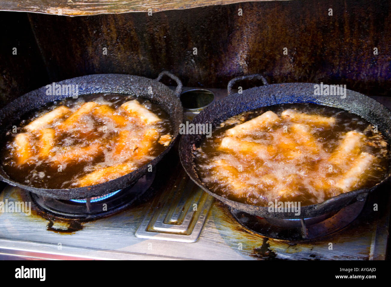 Traditional fried vietnamese spring hi-res stock photography and images ...