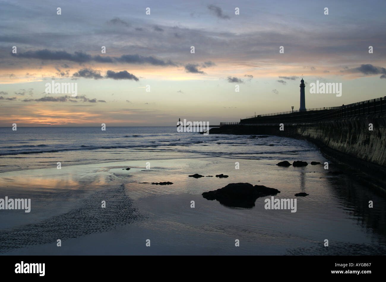 Seaburn promenade wall hi-res stock photography and images - Alamy