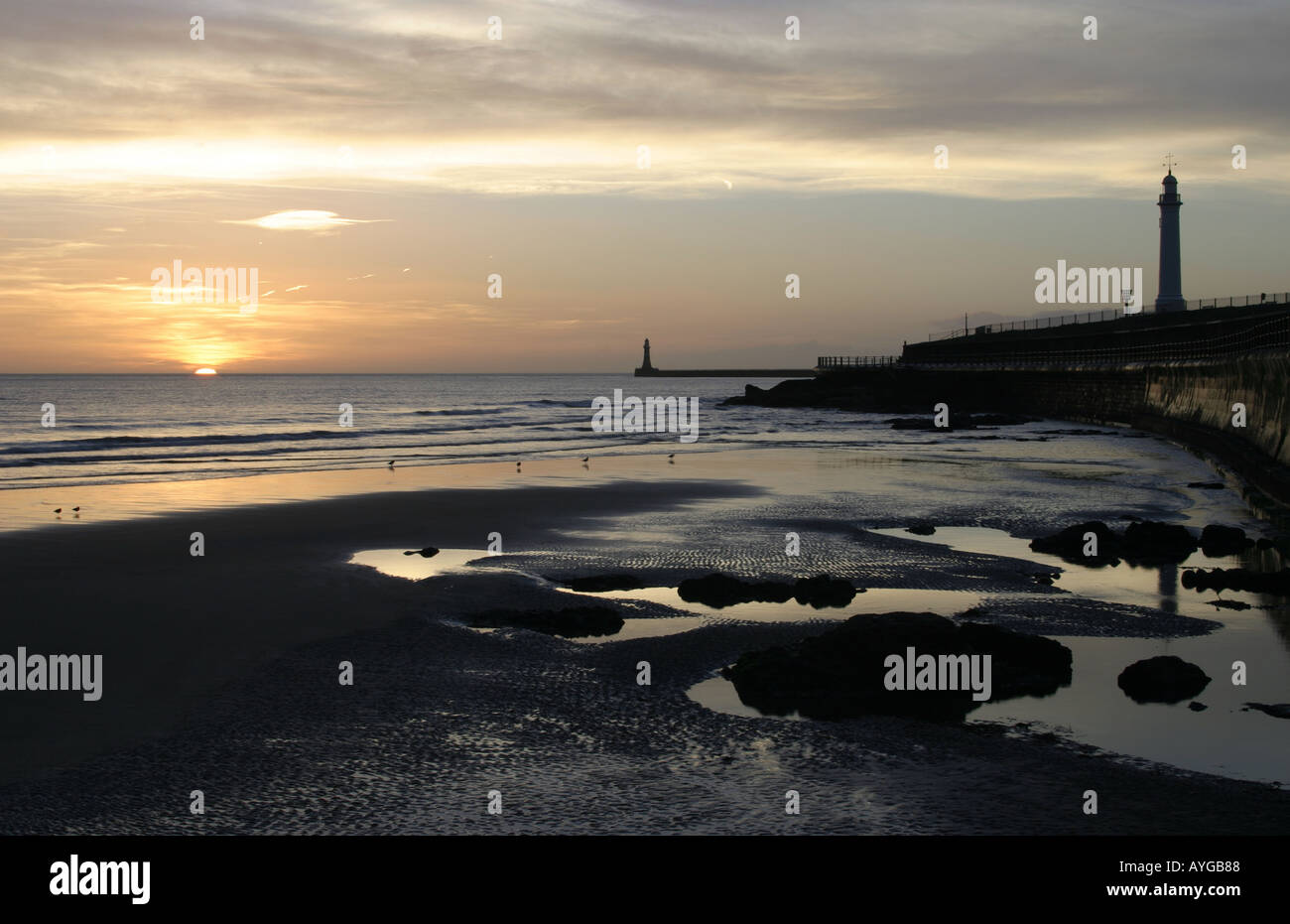 Seaburn promenade wall hi-res stock photography and images - Alamy