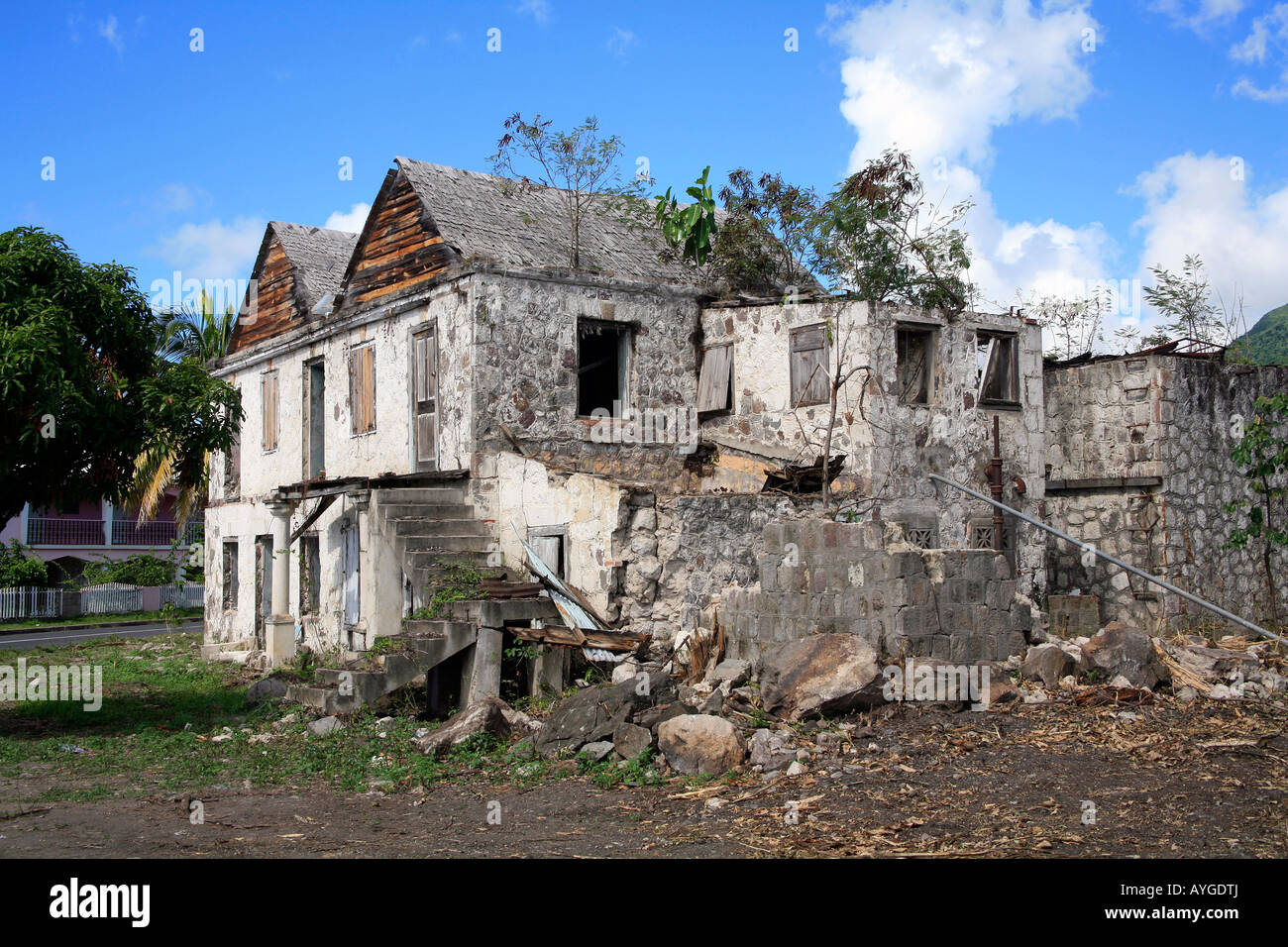 Broken down deserted and ruined house Stock Photo - Alamy