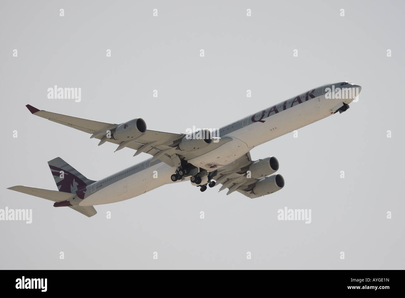 Qatar airways logo hi-res stock photography and images - Alamy