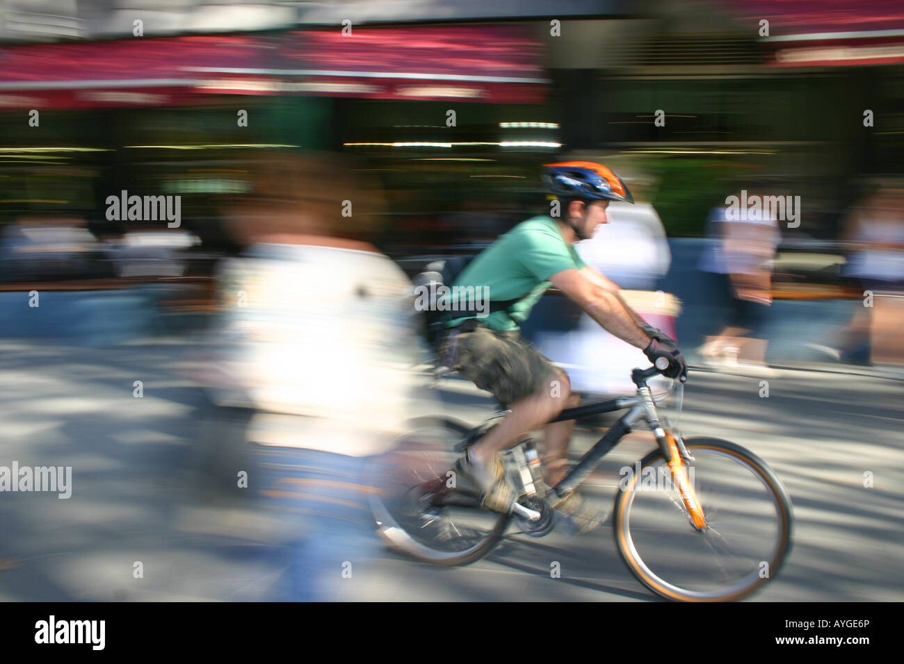 Comuter transport hi-res stock photography and images - Alamy