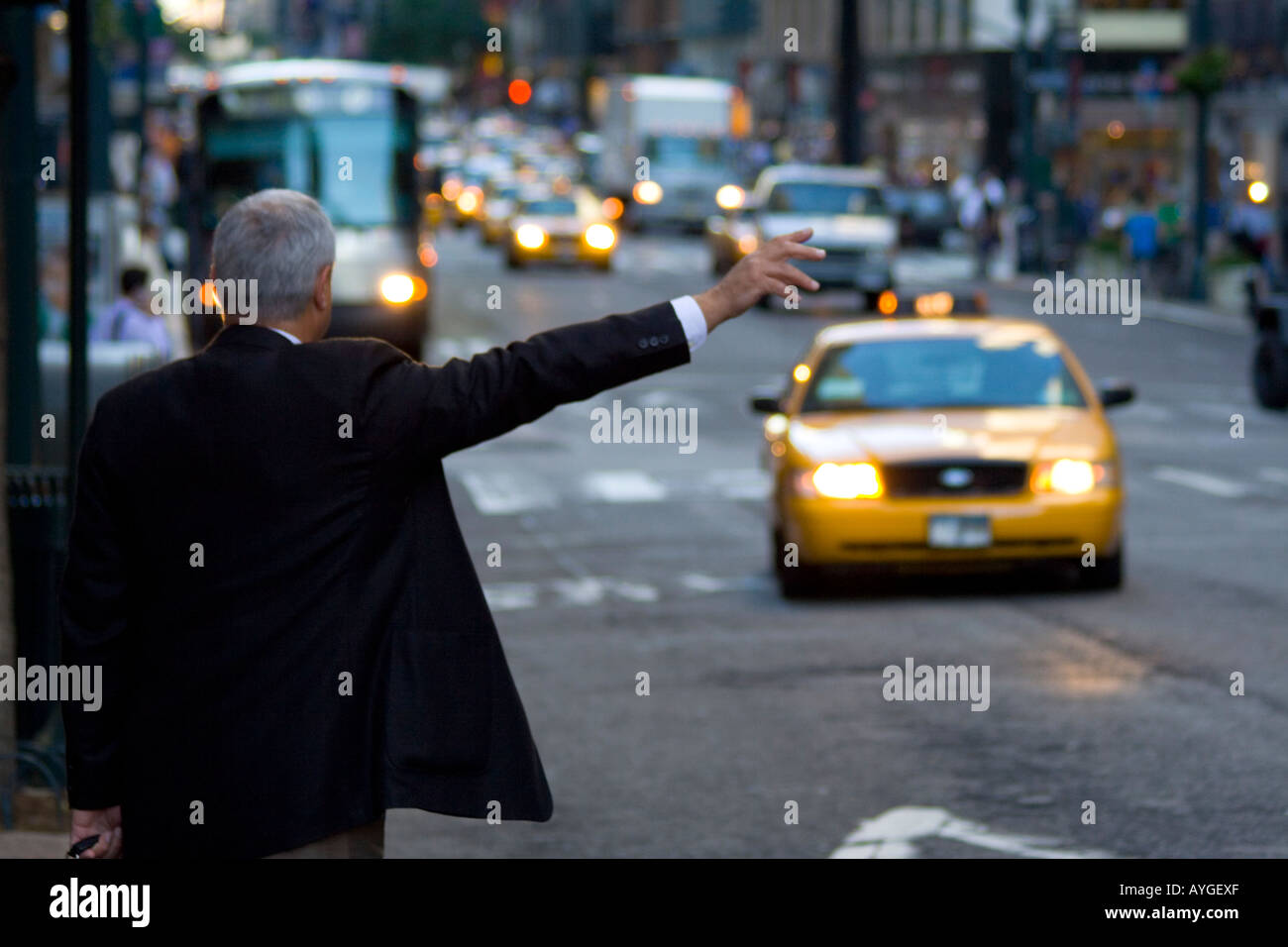 Man hailing taxi new york hi-res stock photography and images - Alamy