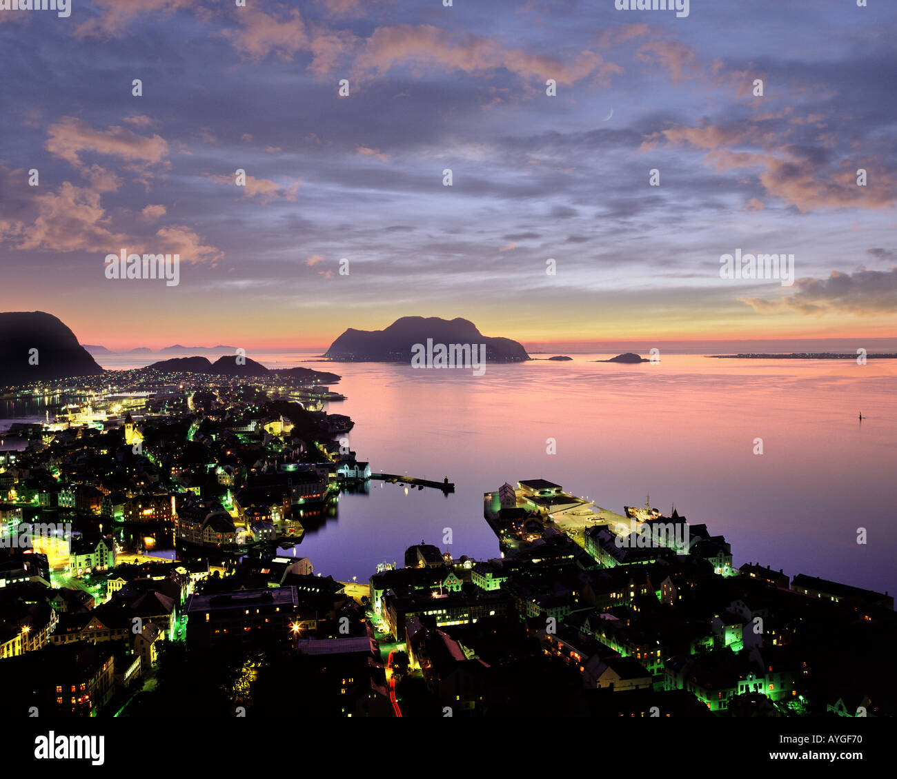 N MORE OG ROMSDAL: Alesund by night seen from Aksla Mountain Stock ...