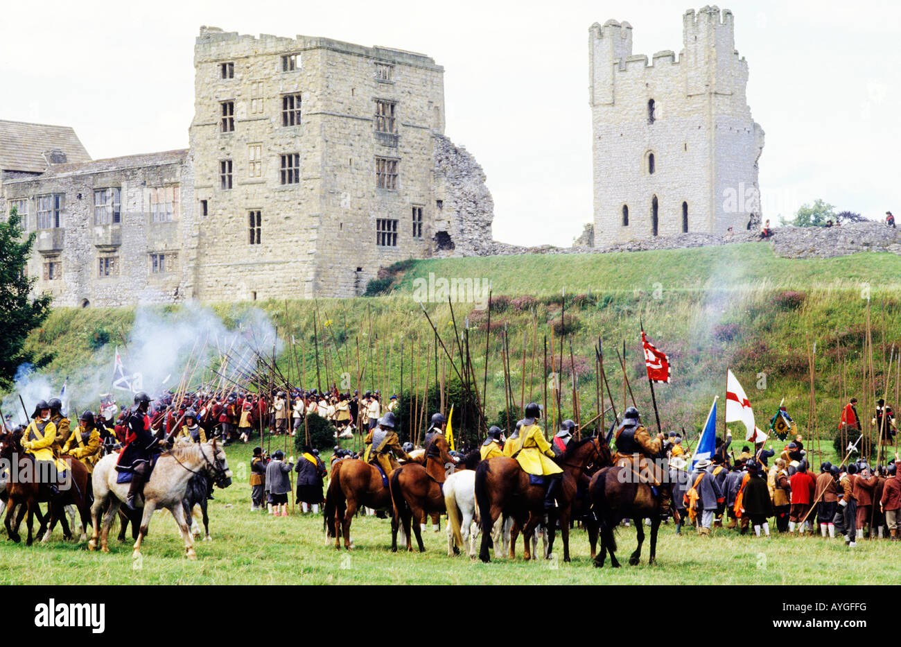 English civil war flags hi-res stock photography and images - Alamy