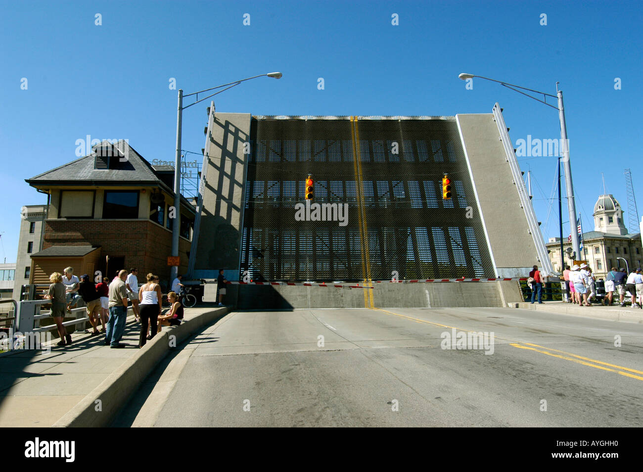 Raised road bridge hi-res stock photography and images - Alamy