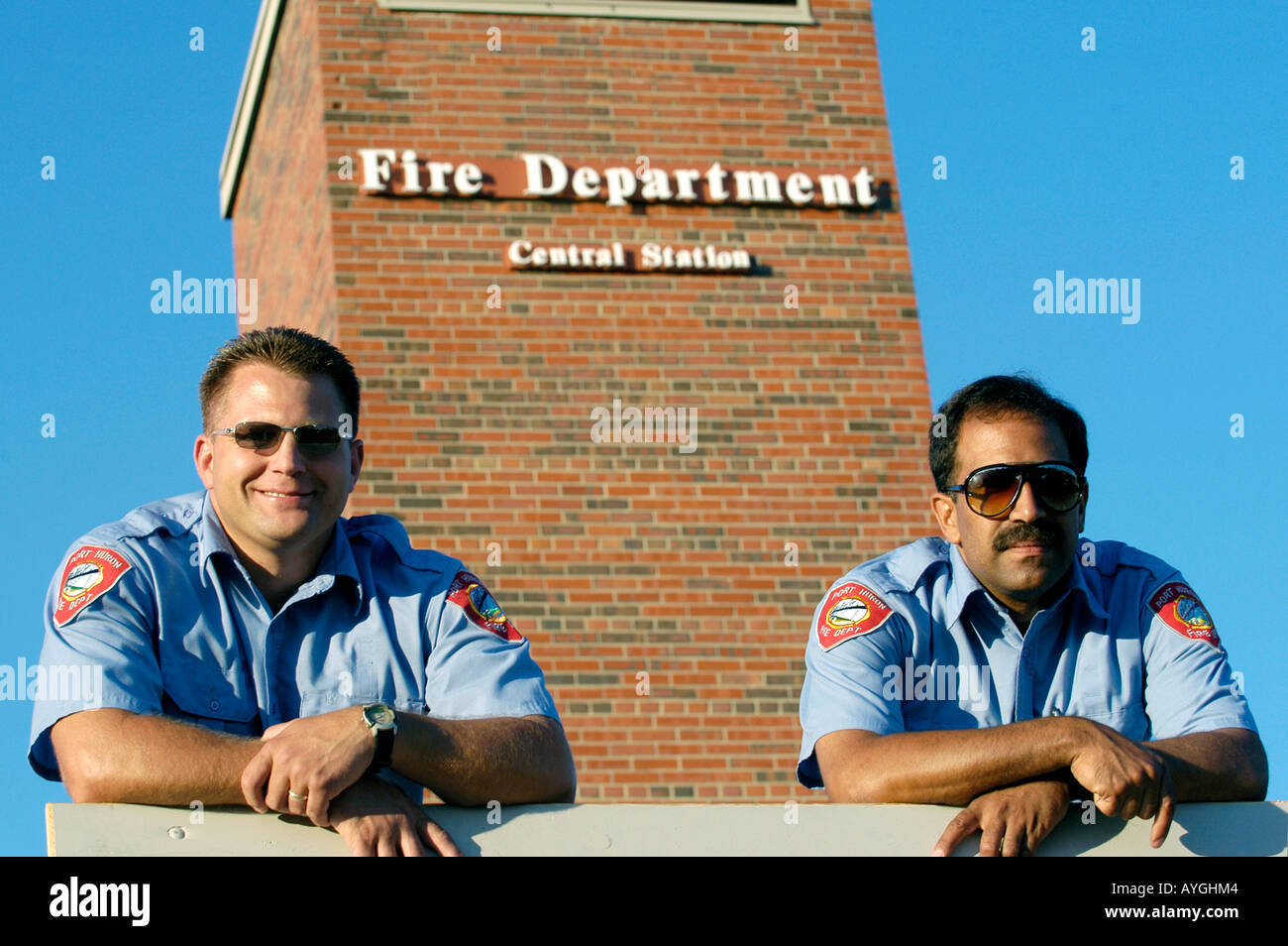 Fireman relaxing at a fire hi-res stock photography and images - Alamy