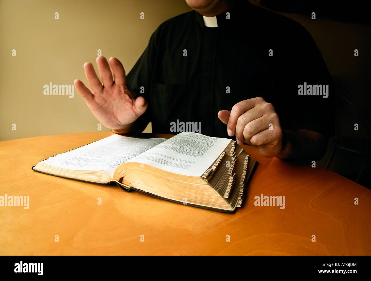 People Reading The Bible High Resolution Stock Photography and Images ...