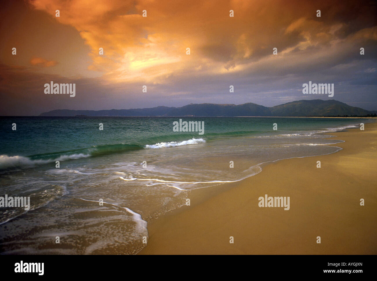 Yalong Beach at dawn on tropical Hainan Island's South China Sea coast ...