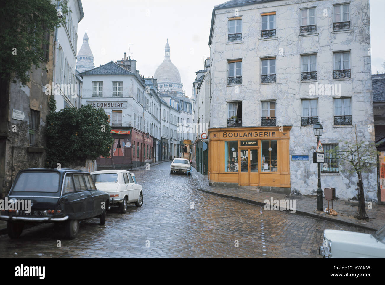 European Building with Cars Stock Photo - Alamy