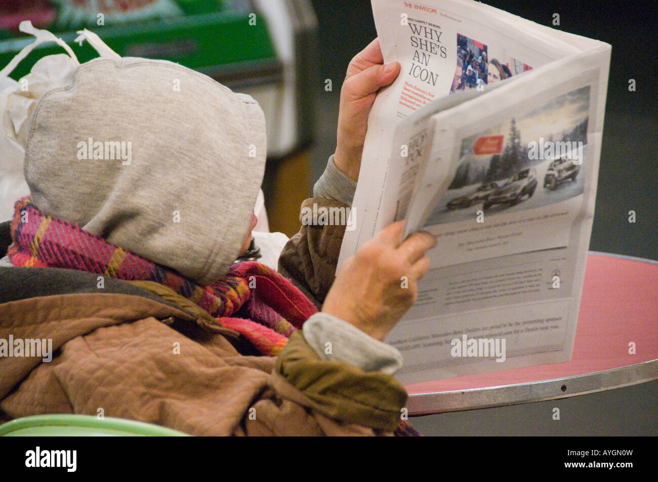 Homeless woman los angeles hi-res stock photography and images - Alamy