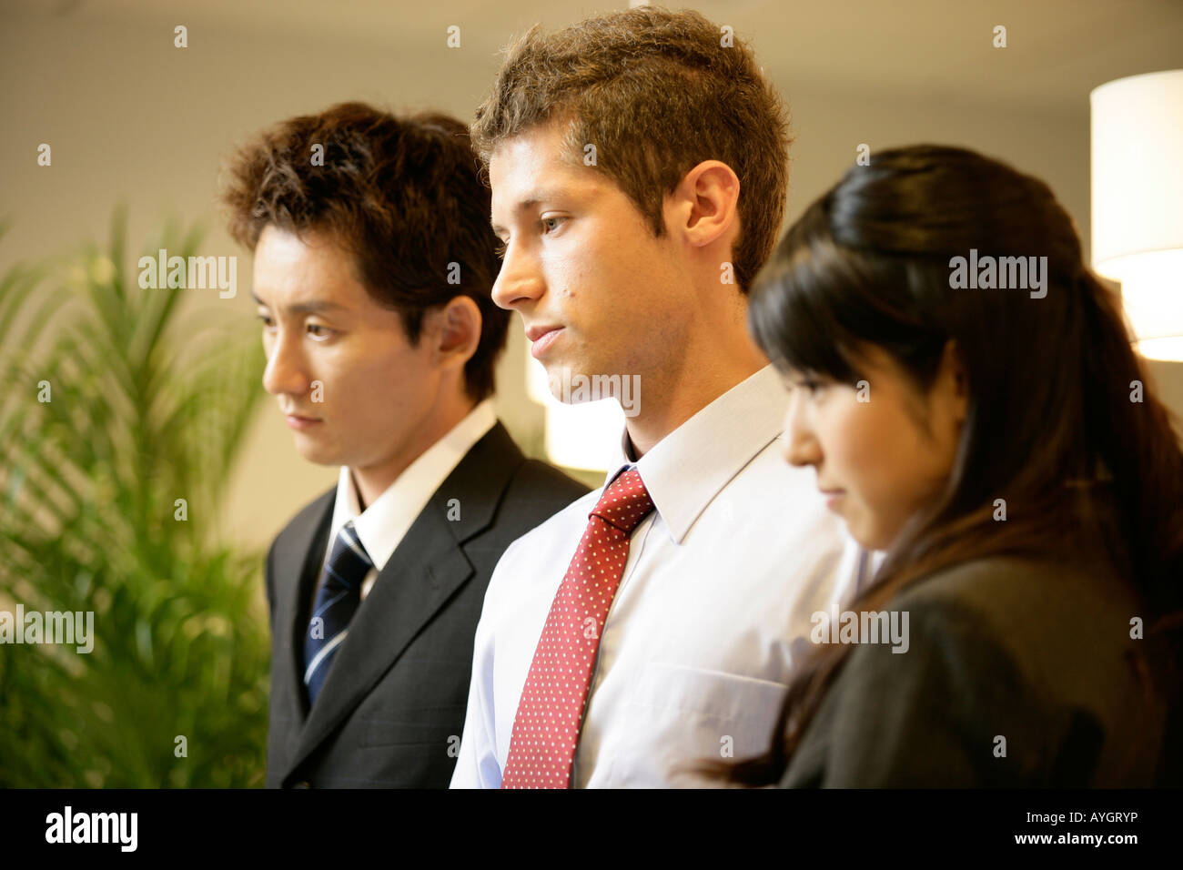 People in row hi-res stock photography and images - Alamy