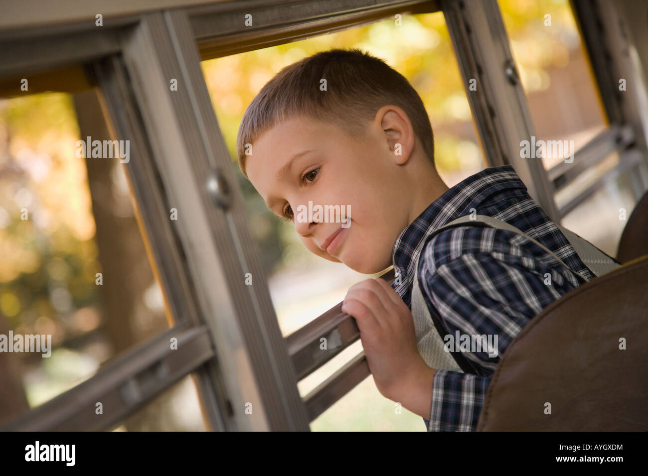 Looking out bus window hi-res stock photography and images - Alamy