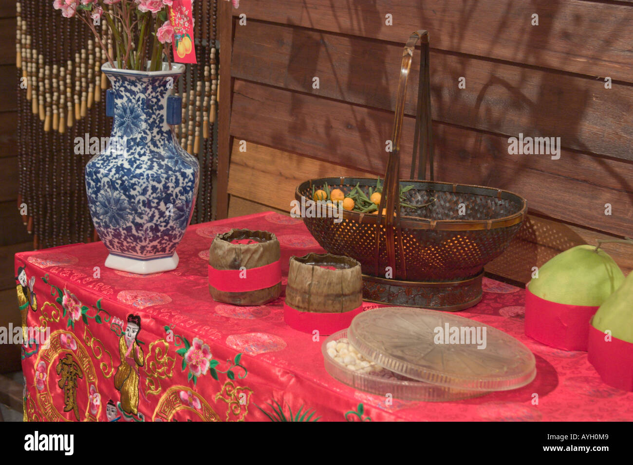 Chinese altar table hi-res stock photography and images - Alamy
