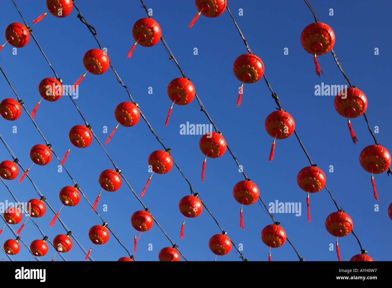 Traditional red lanterns hi-res stock photography and images - Alamy