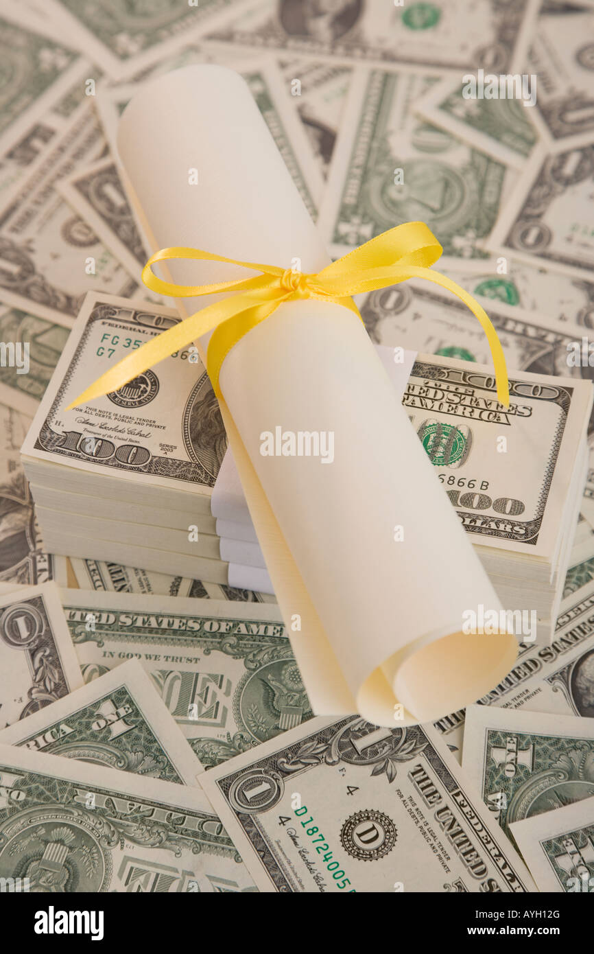 Diploma money hi-res stock photography and images - Alamy