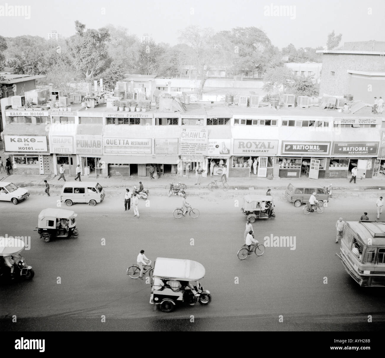 Travel Photography - Street scene in Connaught Circus in New Delhi in ...