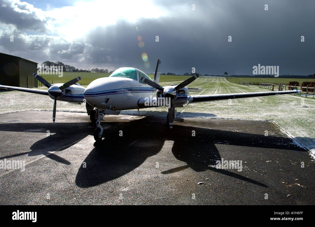 Beechcroft baron aircraft hi-res stock photography and images - Alamy