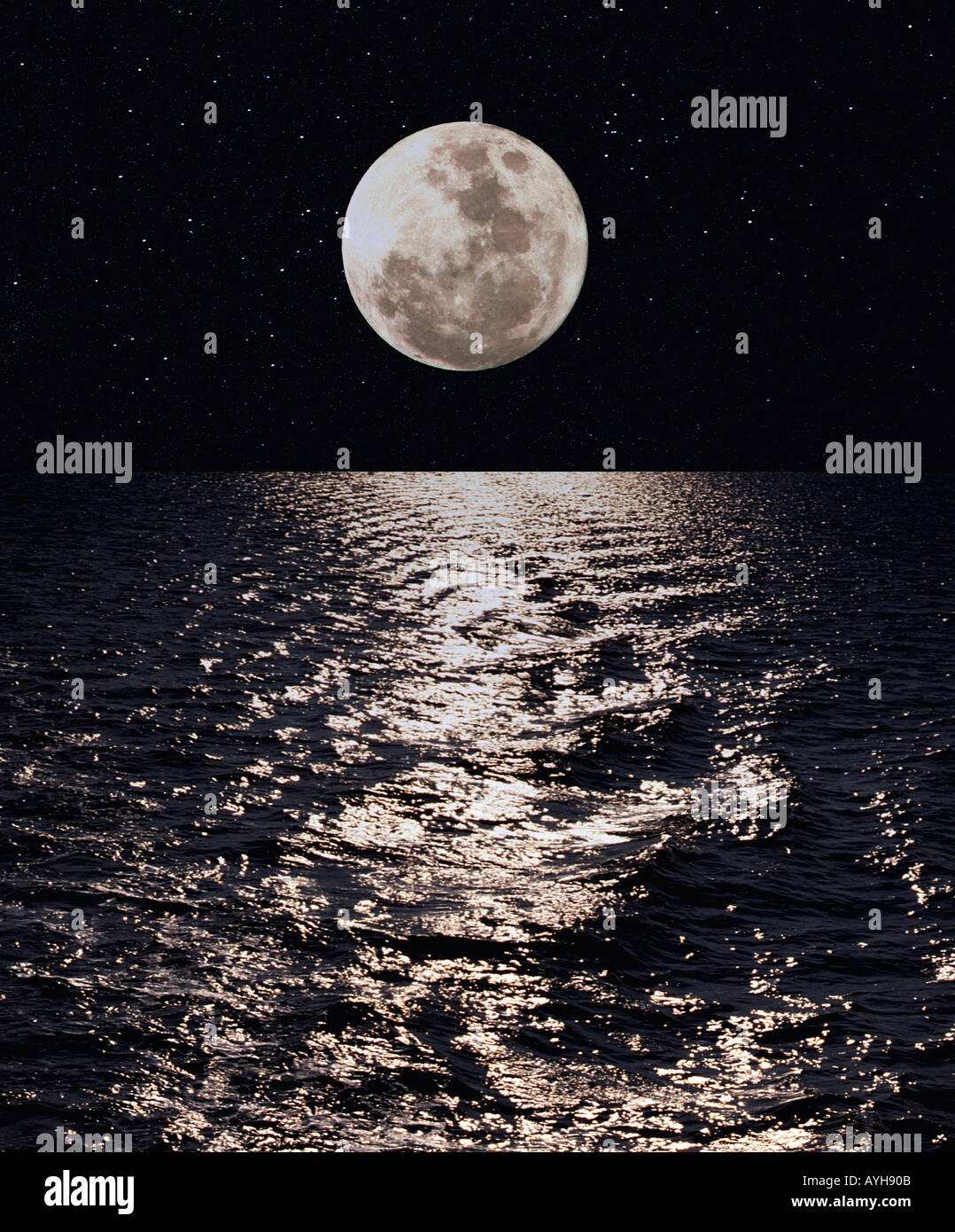 Silver moonlight hi-res stock photography and images - Alamy