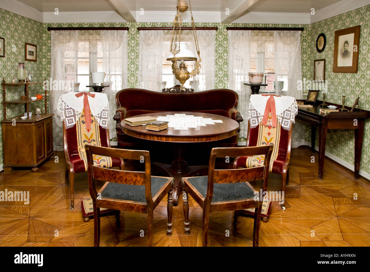 Old living room interior Stock Photo - Alamy
