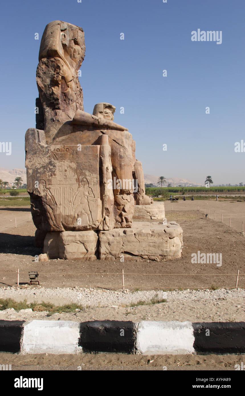 East colossus of memnon hi-res stock photography and images - Alamy