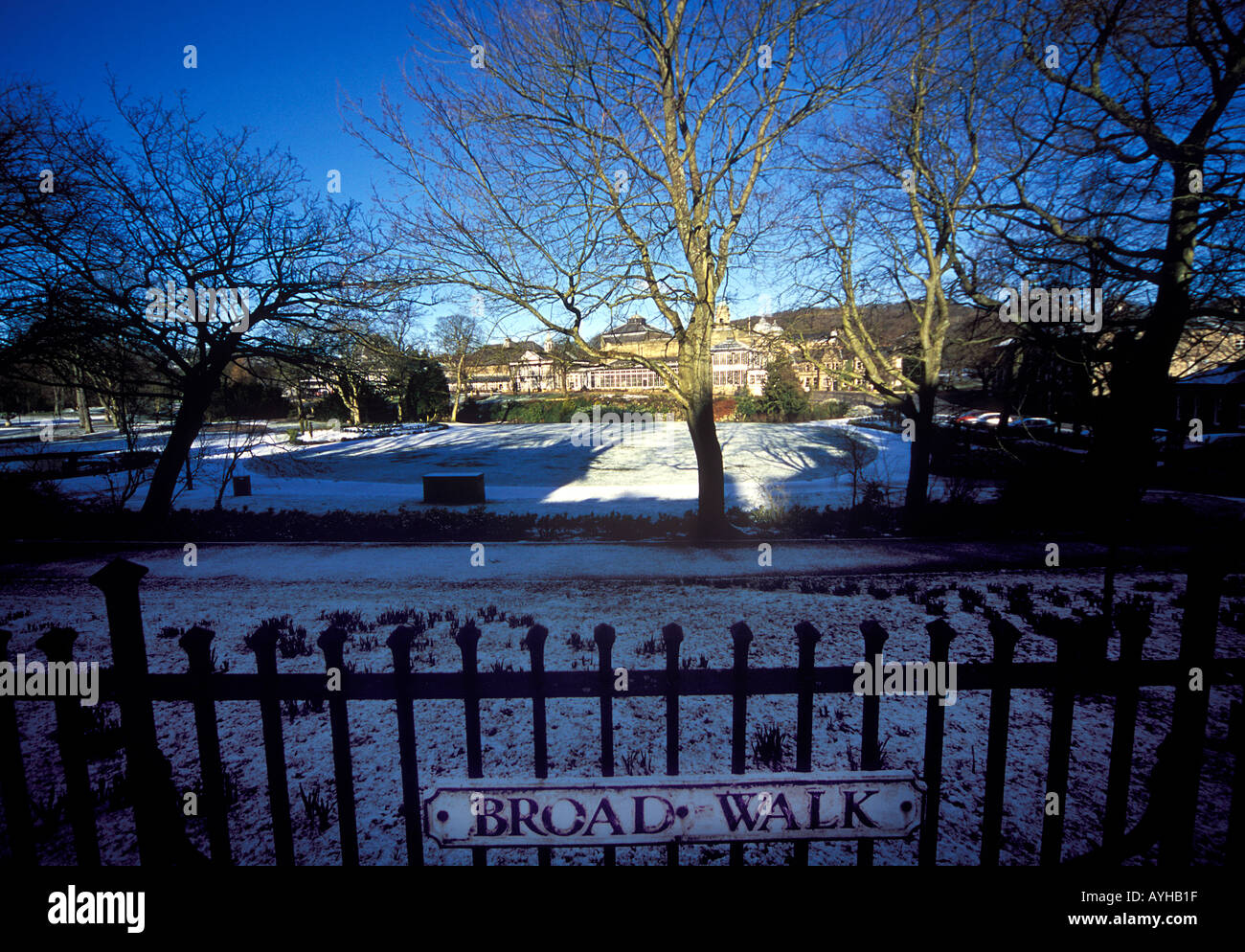 Pavilion gardens buxton derbyshire winter snow hi-res stock photography ...