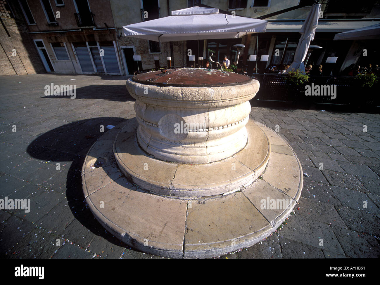 Traditional Medieval Well in the centre of a Campo Venice Italy Stock ...