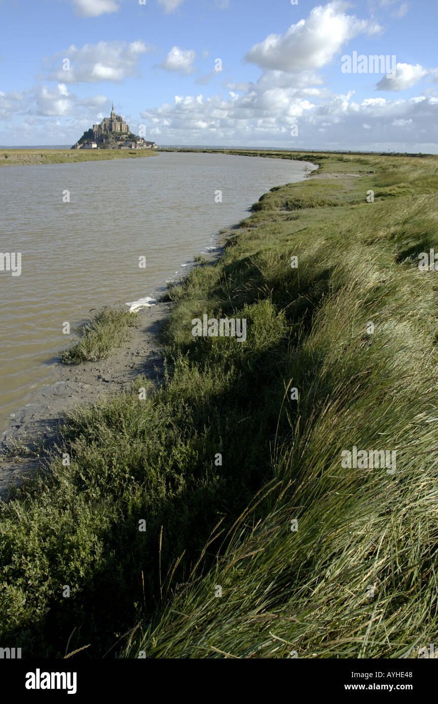 Mont st michel the couesnon river with the mount in background Stock ...