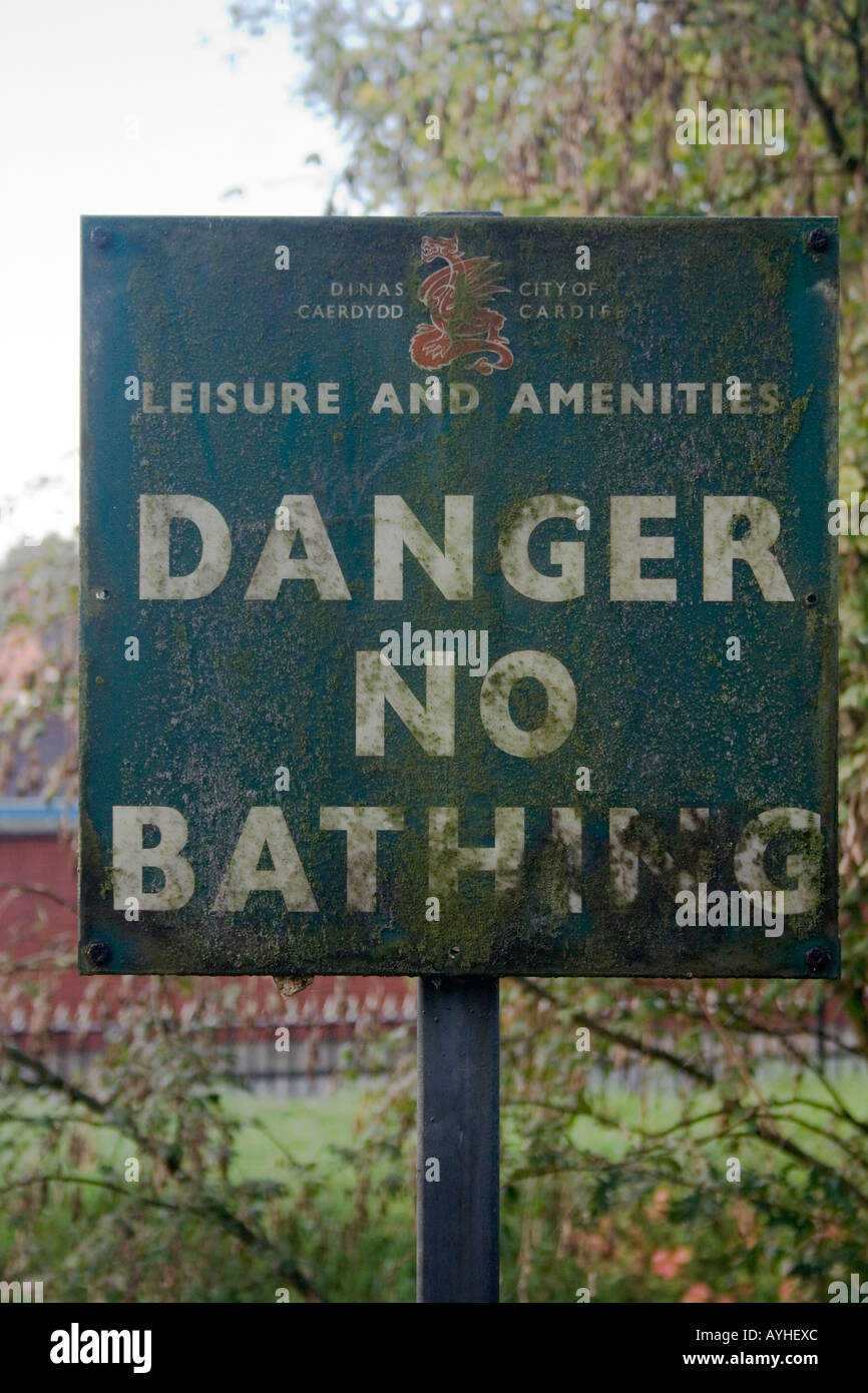 No swimming no paddling sign hi-res stock photography and images - Alamy