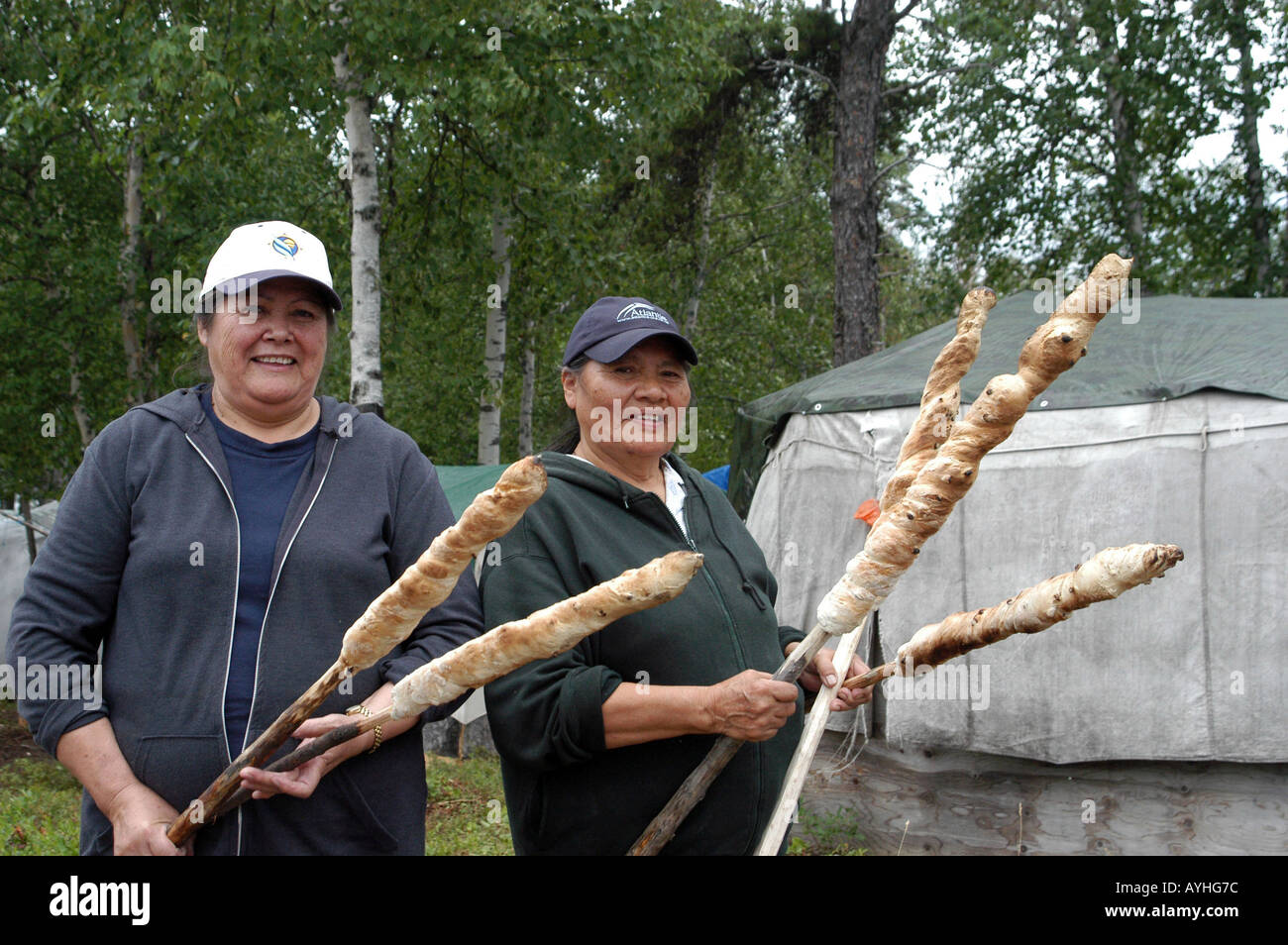 Canadian aboriginal women hi-res stock photography and images - Alamy