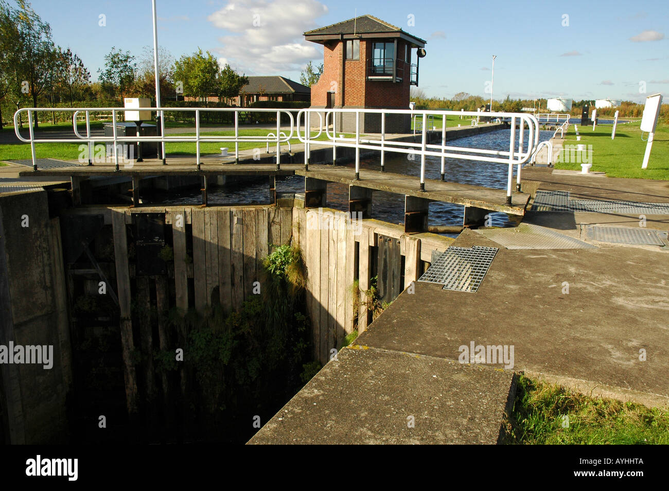 Uk showing the river aire hi-res stock photography and images - Alamy