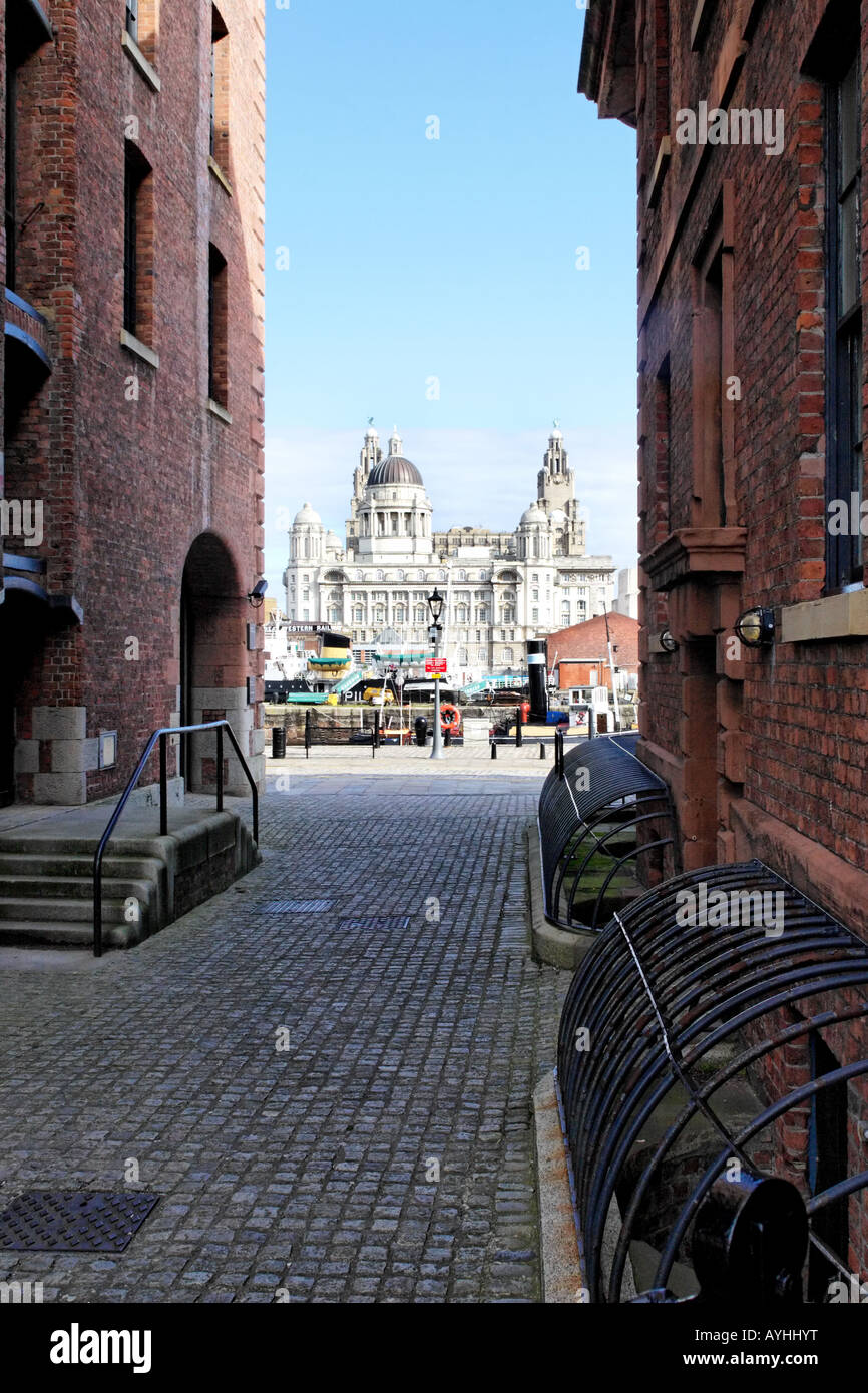 Liverpool alley hi-res stock photography and images - Alamy