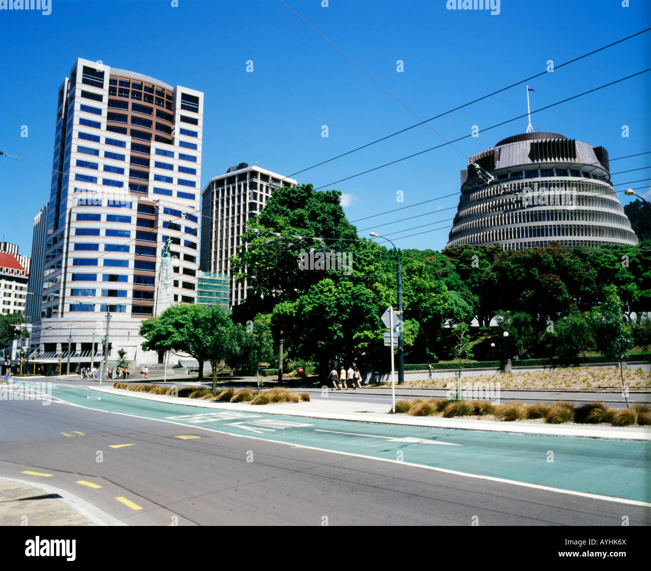 Beehive and Bowen house parliamentary offices, Wellington, New Zealand ...
