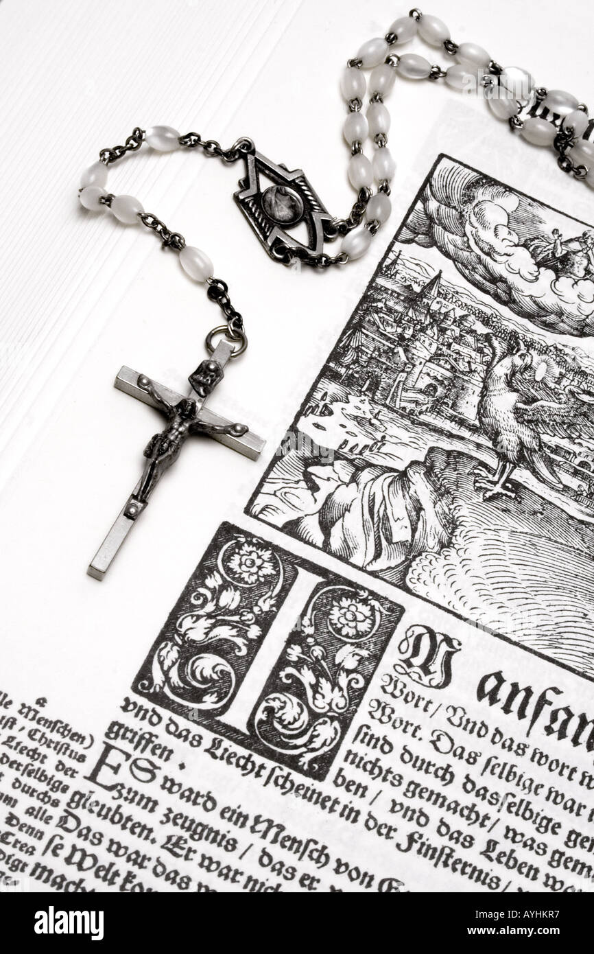 Rosary chains hi-res stock photography and images - Alamy