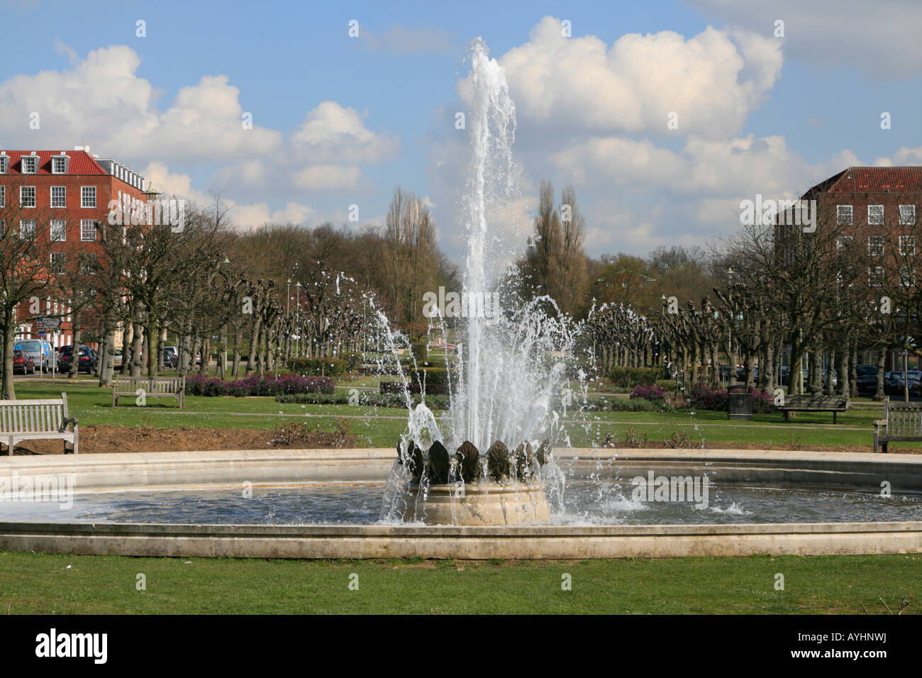 water fountain Welwyn Garden City well laid out town centre ...