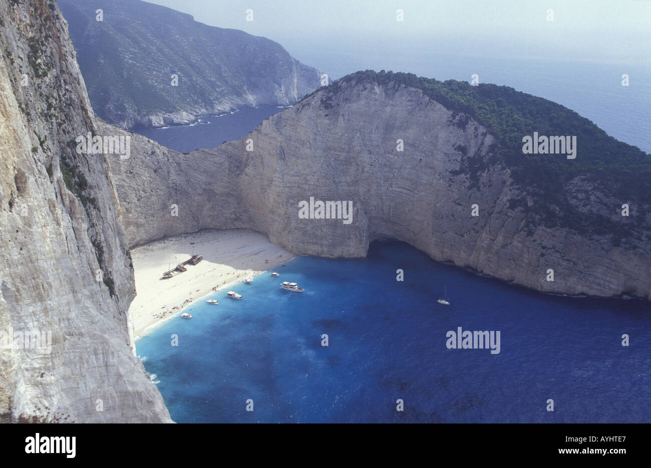 Shipwreck Bay Griechenland Stock Photo - Alamy