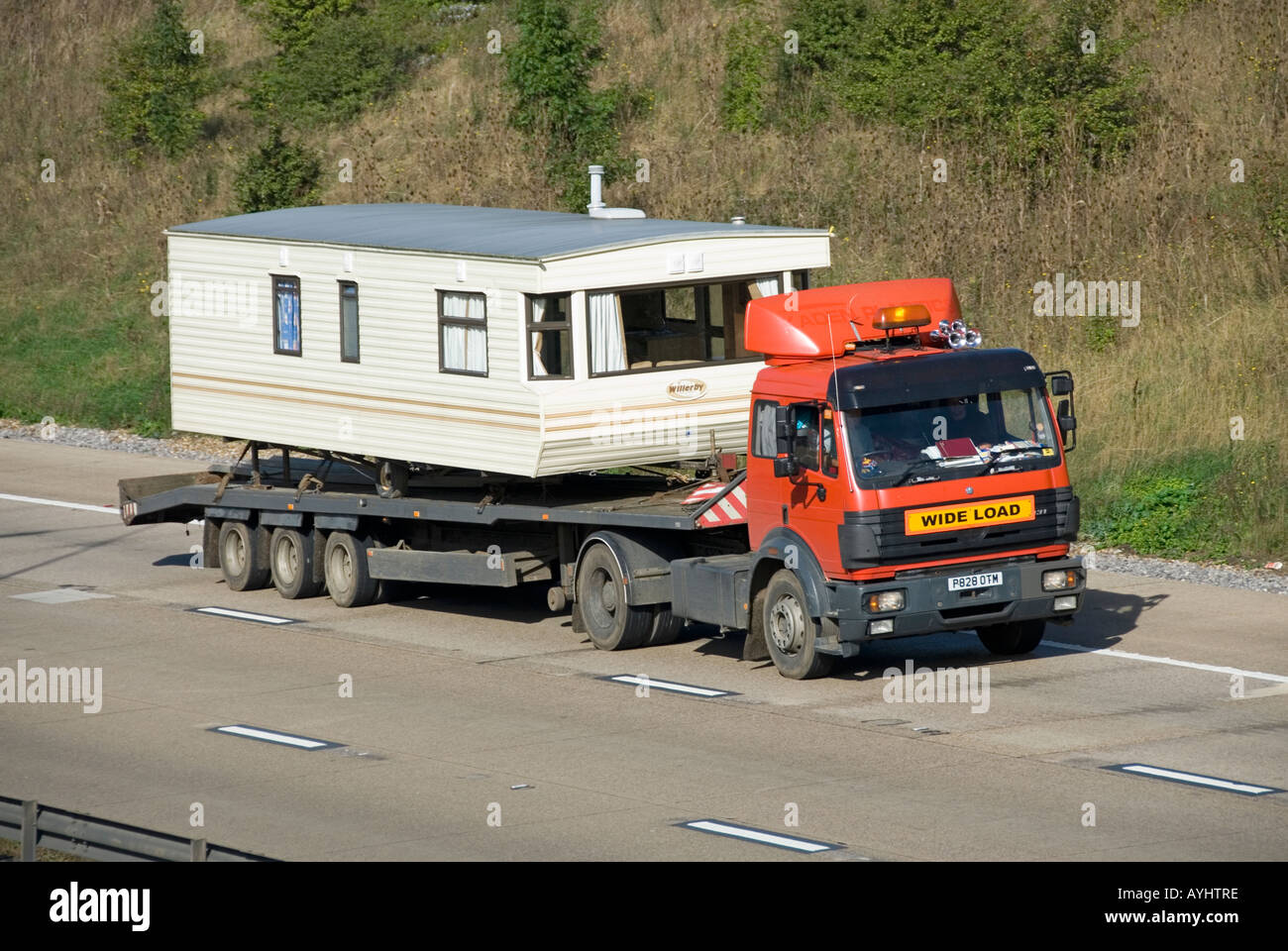 Wide Load Lorry Stock Photos & Wide Load Lorry Stock Images - Alamy