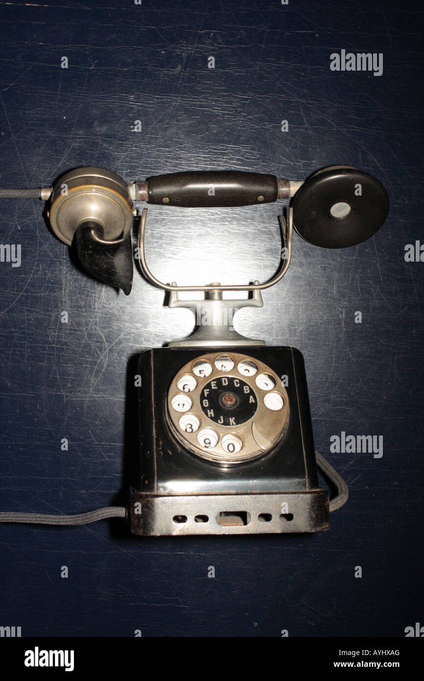 black old style phone Stock Photo - Alamy