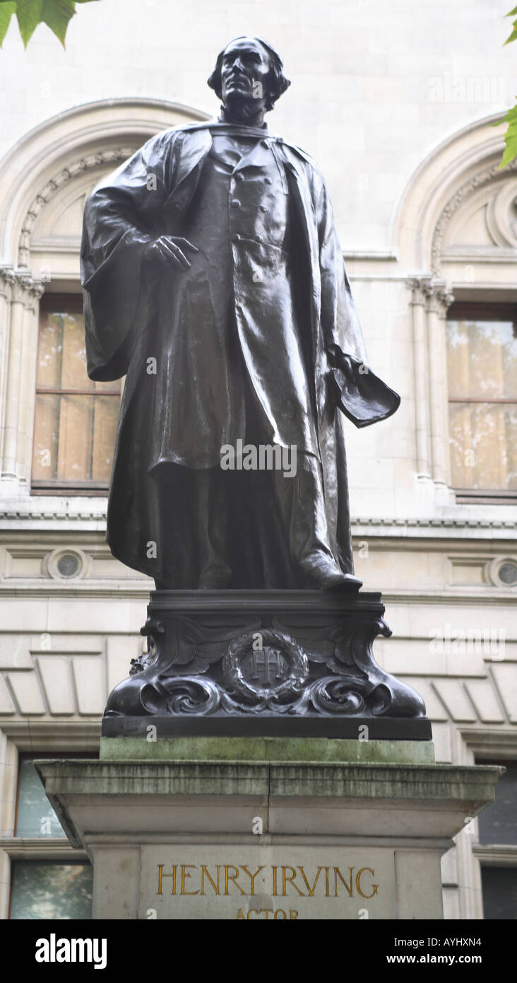 Statue henry irving london hi-res stock photography and images - Alamy