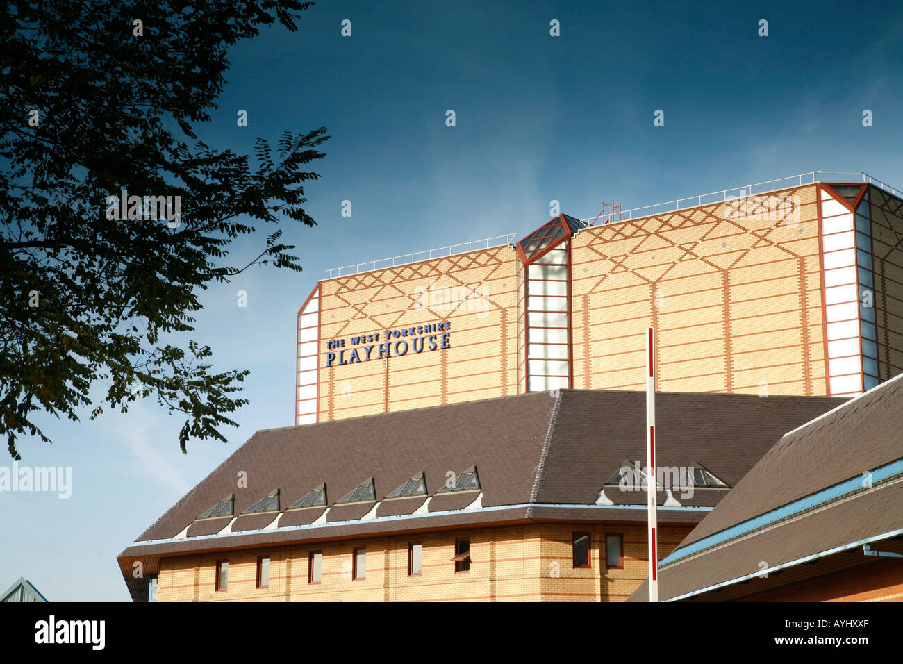 Actors playhouse hi-res stock photography and images - Alamy