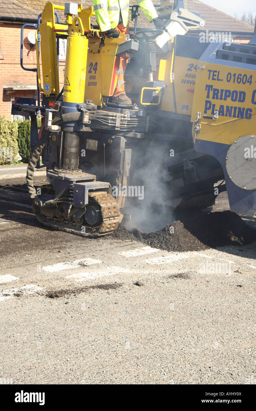 Road resurfacing machine hi-res stock photography and images - Alamy