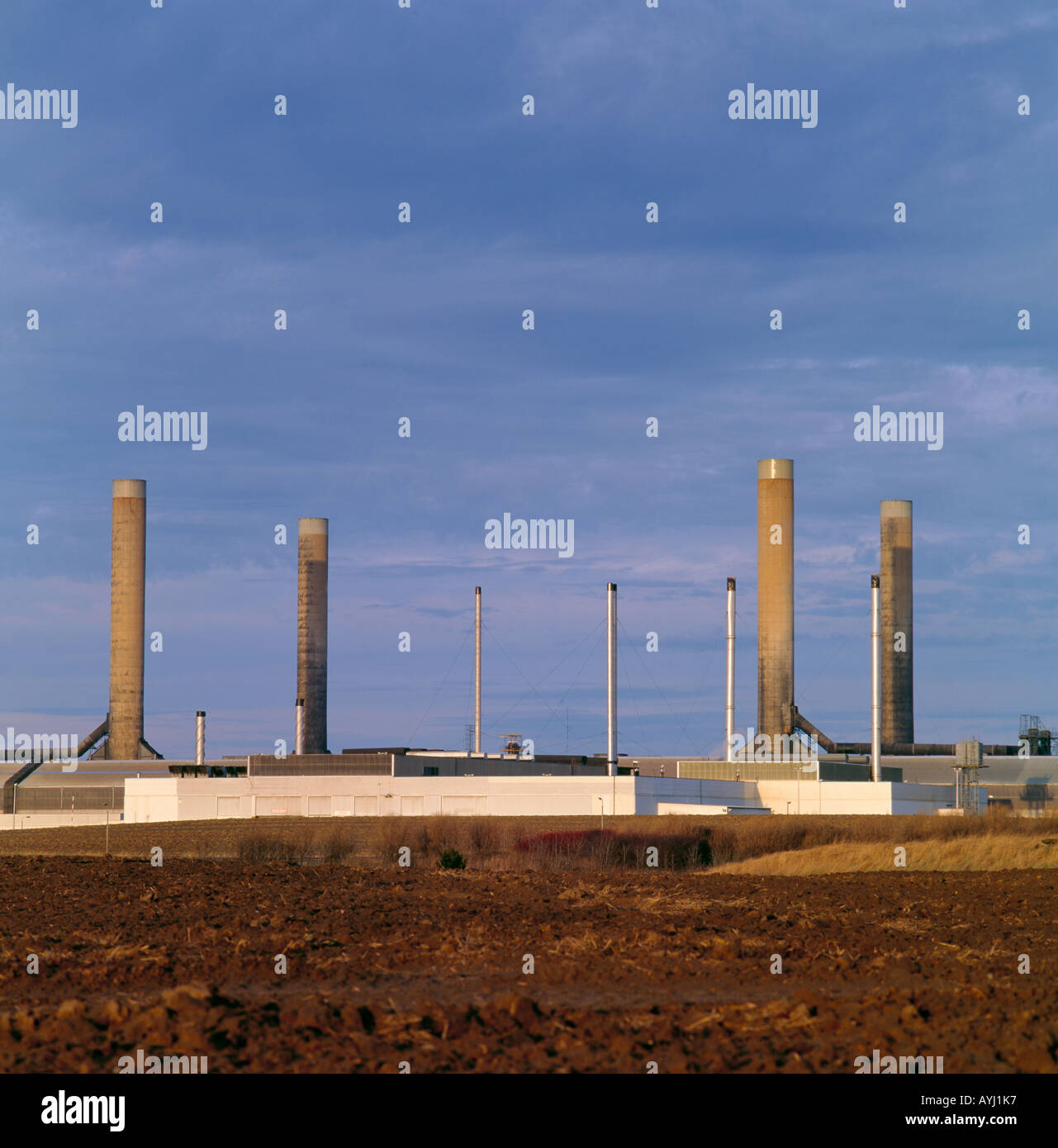 Aluminium smelter factory hi-res stock photography and images - Alamy