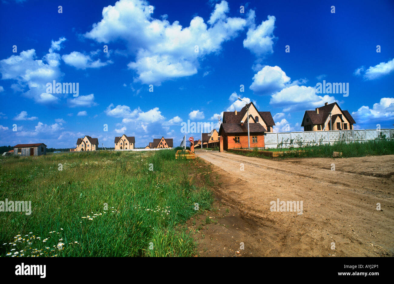 Russian country houses hi-res stock photography and images - Alamy
