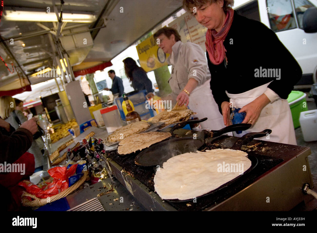 French crepes stall hi-res stock photography and images - Alamy