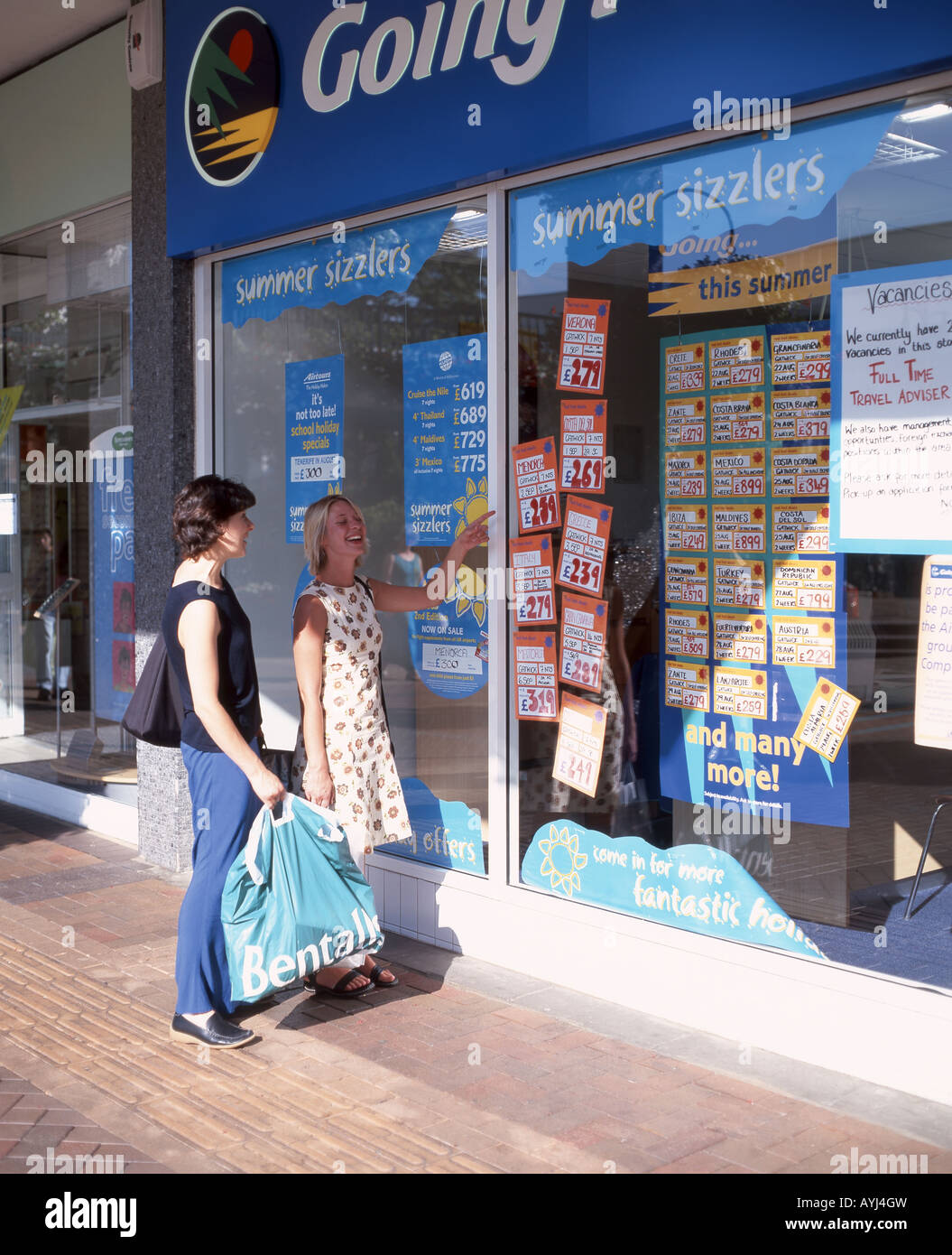 Travel agency window hi-res stock photography and images - Alamy